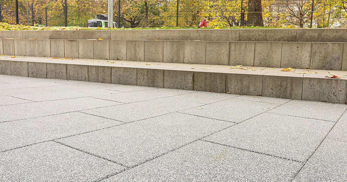 Safety flooring tiles in a modern design | REGUPOL sports